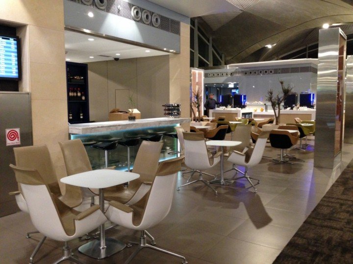 Royal Jordanian Crown Lounge - JOEJOURNEYS